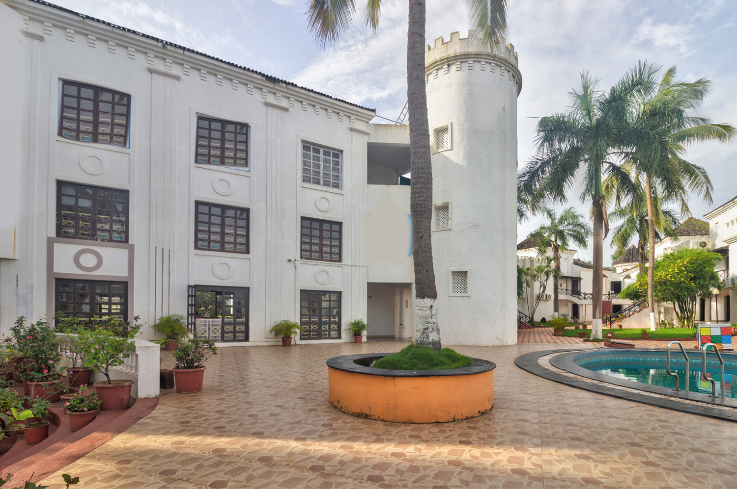 Hotel in Goa | Hotel in Lonavala | Hotel in Mahabaleshwar - Hotel Gautam